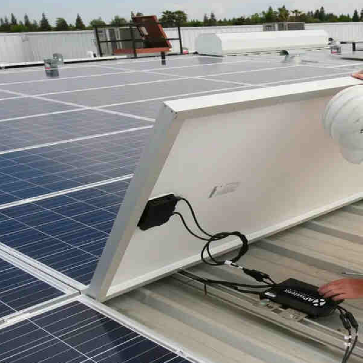 Microinverters Vs String Inverters: Choosing Your Solar Heart